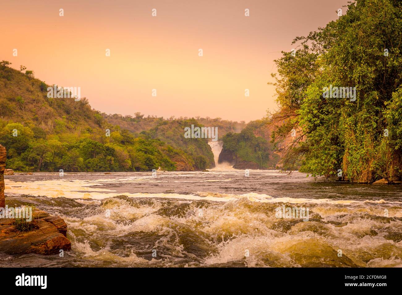 The Murchison waterfall on the Victoria Nile at sunset, Uganda Stock ...