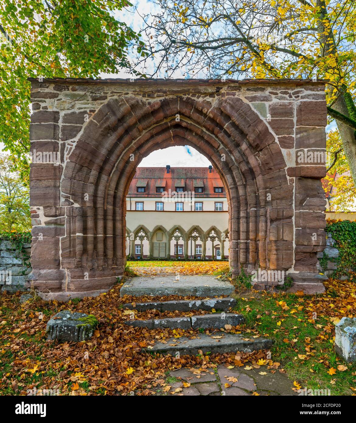 Pointed arch gate hi-res stock photography and images - Alamy