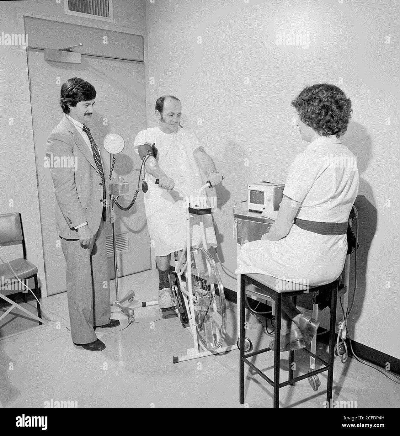 1940s doctor patient hi-res stock photography and images - Alamy