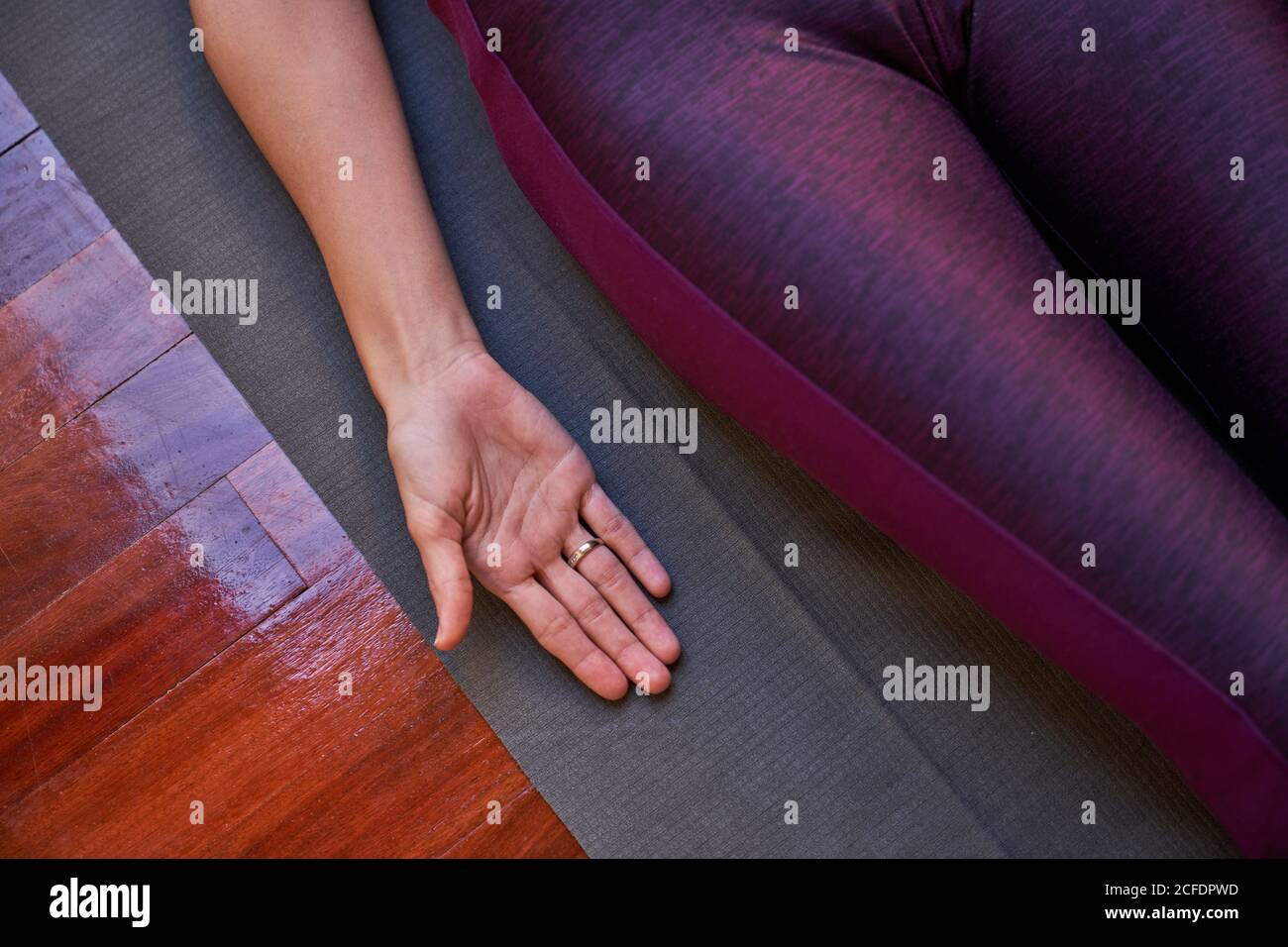 Female corpse hi-res stock photography and images - Alamy