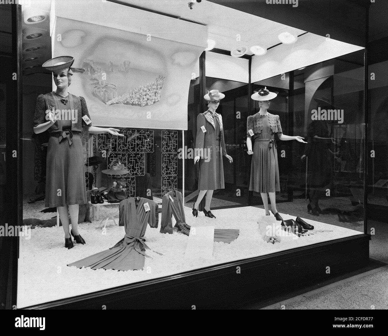 20th century displays Black and White Stock Photos & Images - Alamy