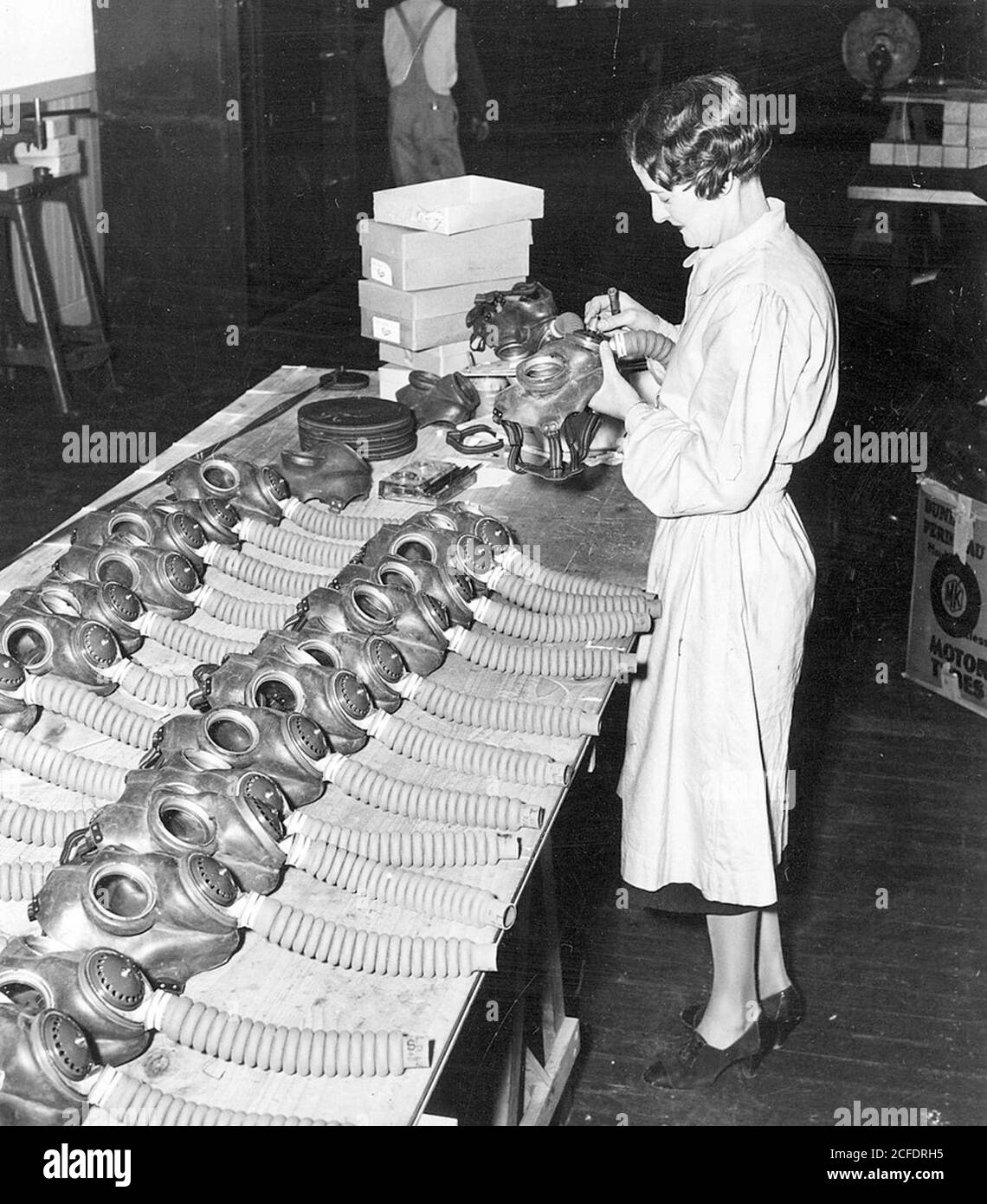 Making gas masks hi-res stock photography and images - Alamy