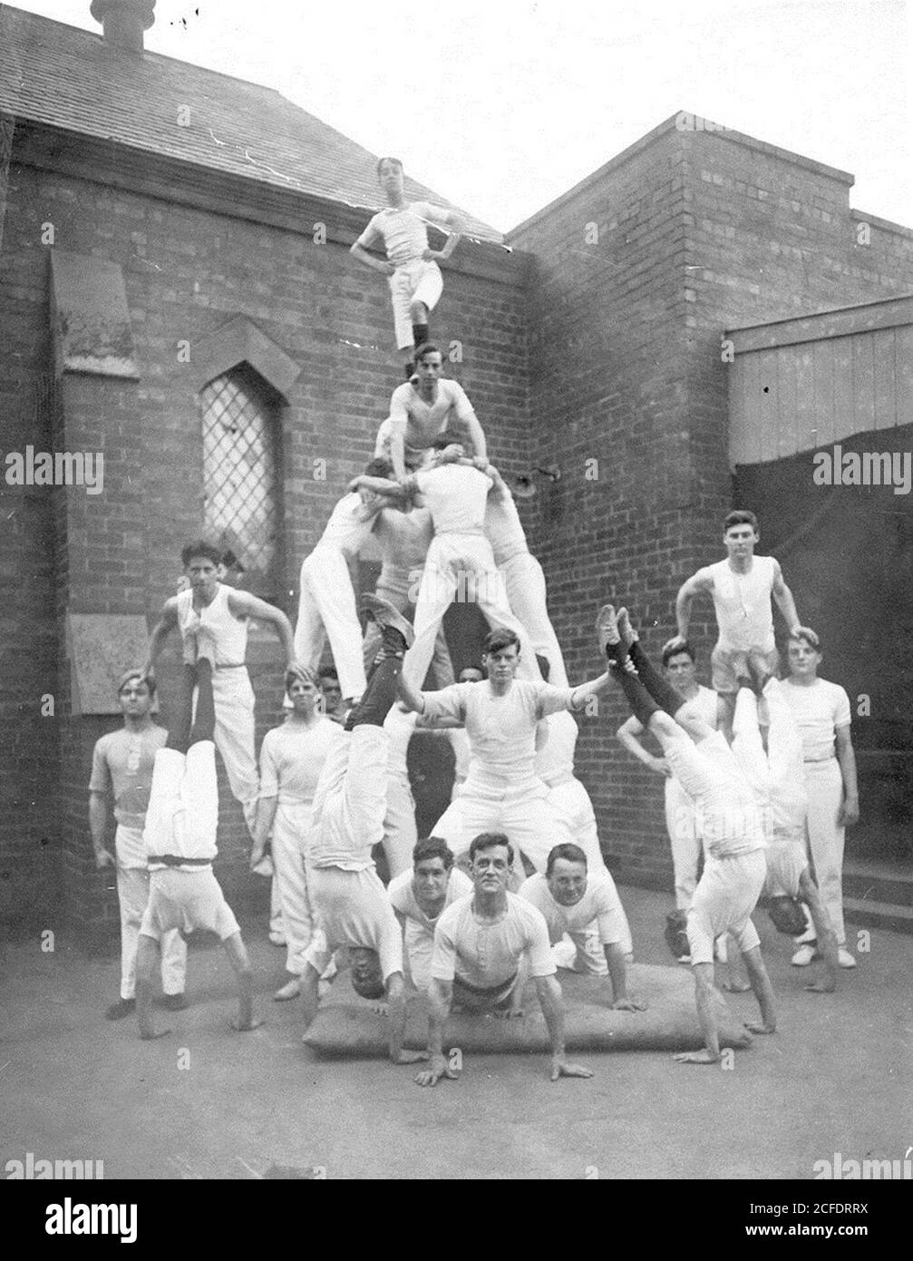 Human pyramid retro hi-res stock photography and images - Alamy