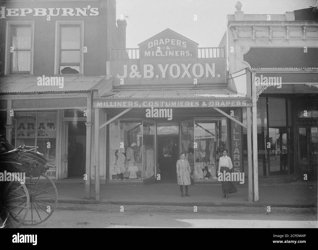 1940s shop fronts hi-res stock photography and images - Alamy