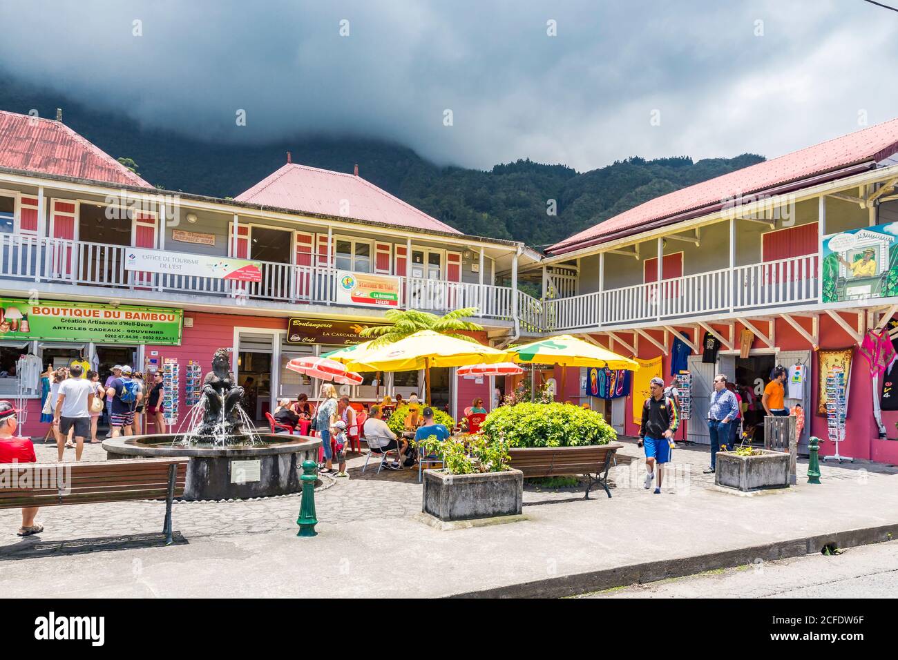Center of Hell-Bourg, one of the most beautiful villages in France ...