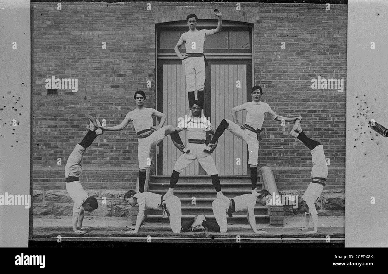 Human pyramid retro hi-res stock photography and images - Alamy