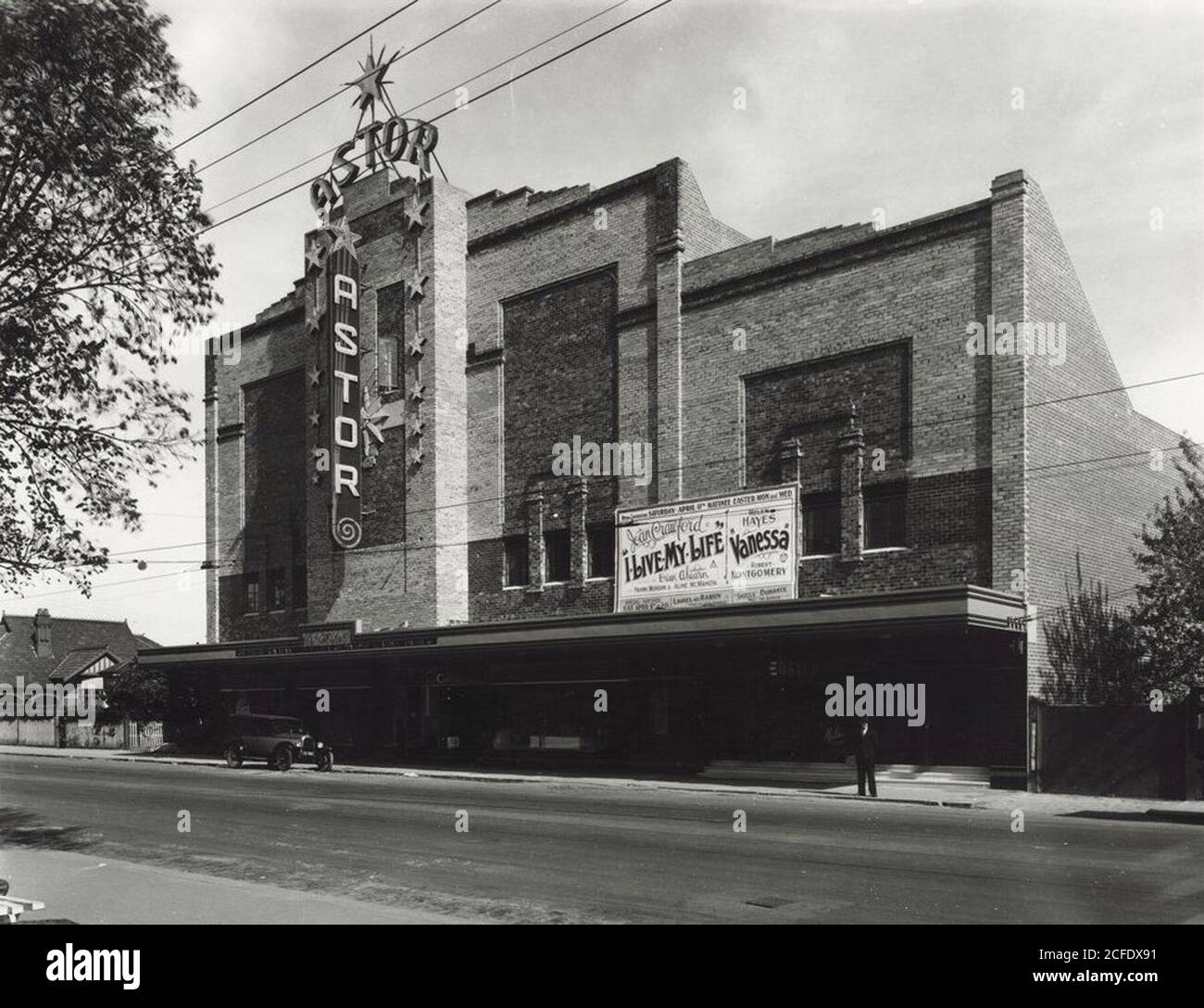 The astor theatre hi-res stock photography and images - Alamy