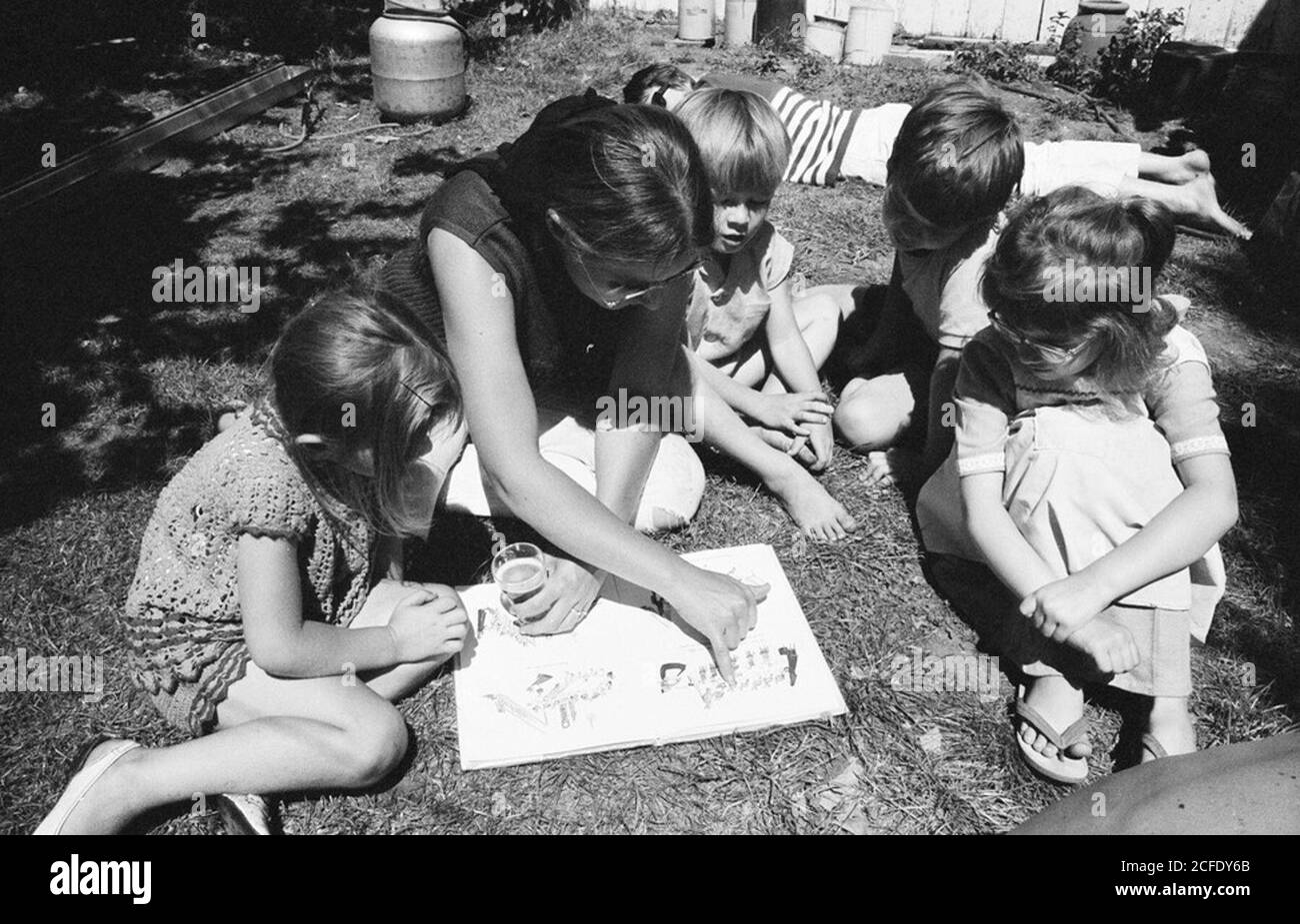 Black Woman Reading 1940s High Resolution Stock Photography and Images ...