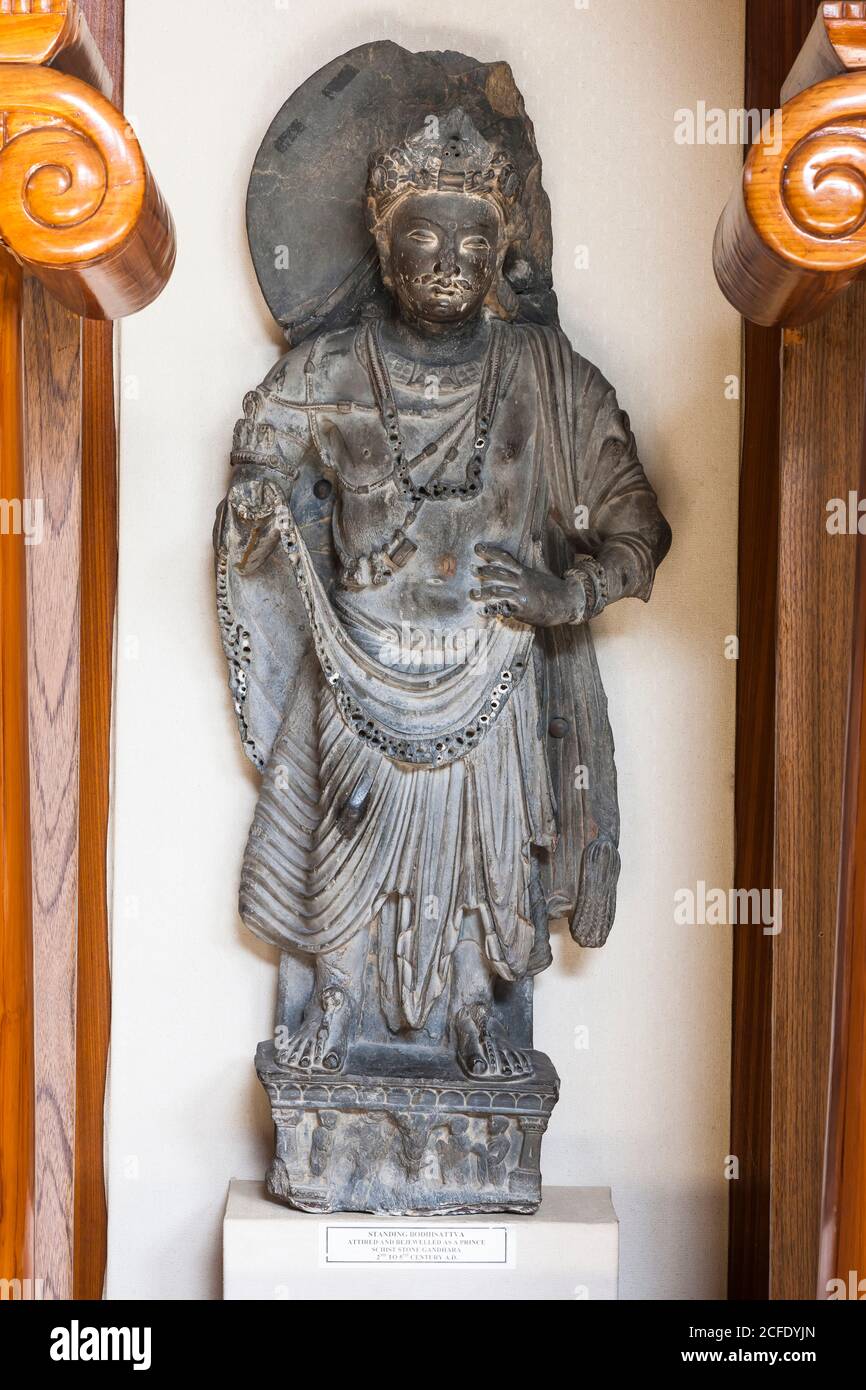 Ancient Gandhara Bodhisattva statue, stone carving, Gallery of Gandhara ...