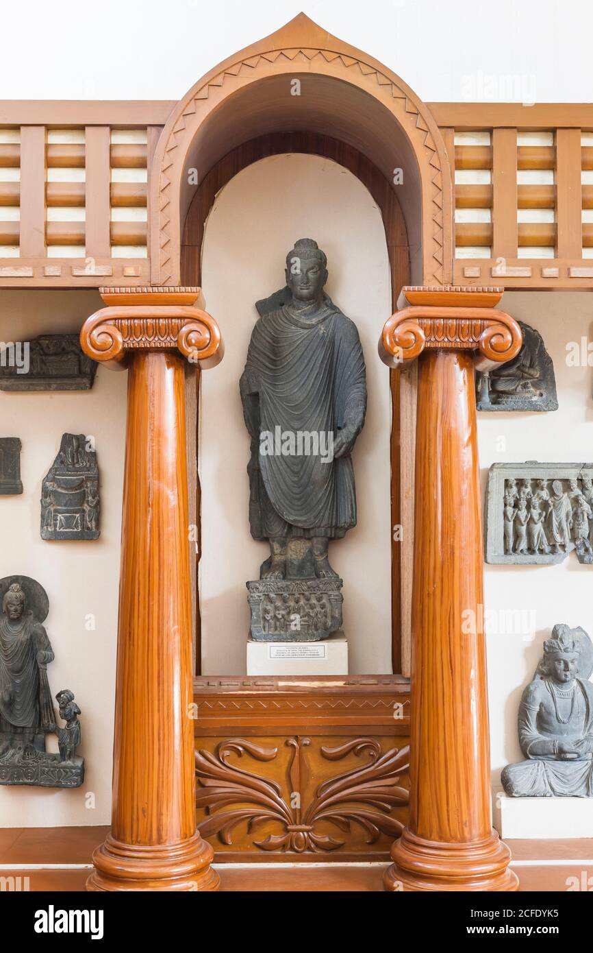 Ancient Gandhara Buddha statue, stone carving, Gallery of Gandhara ...
