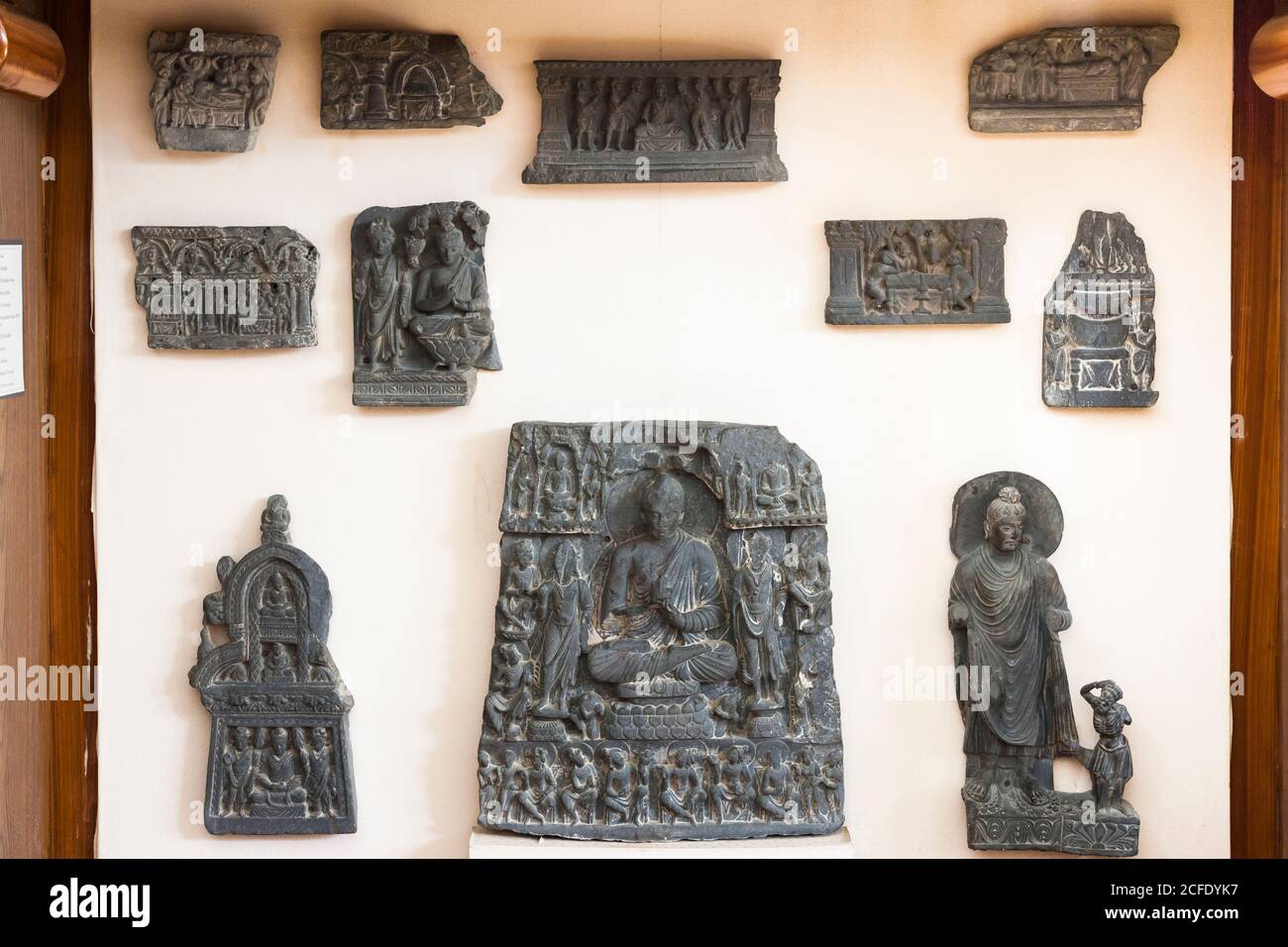 Ancient Buddhism stone carving collections, Gallery of Gandhara ...