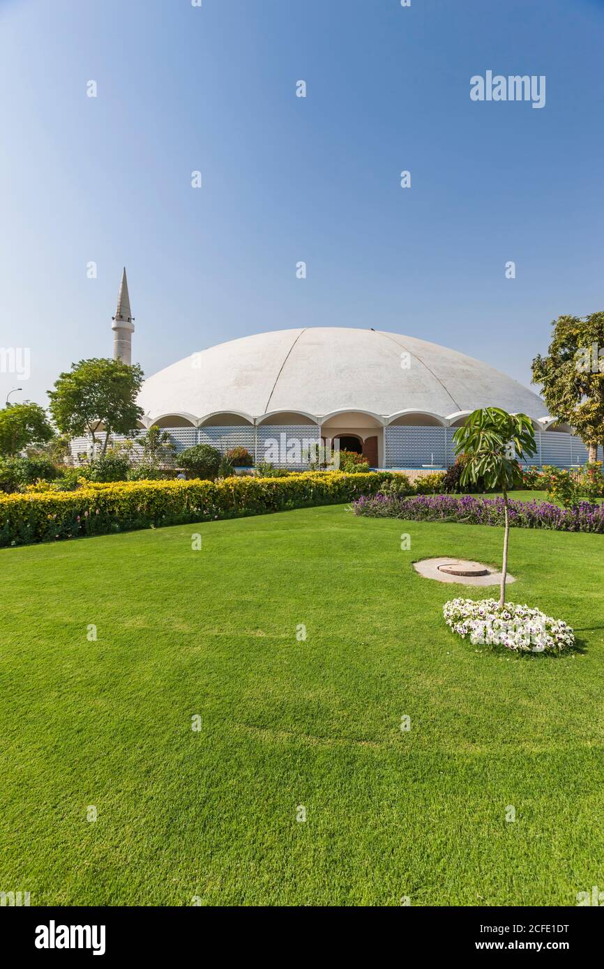 Masjid-e-Tooba, or Tooba Mosque, also Gol Masjid, and garden, Karachi ... Masjid-e-Tooba, or Tooba Mosque, also Gol Masjid, and garden, Karachi ...