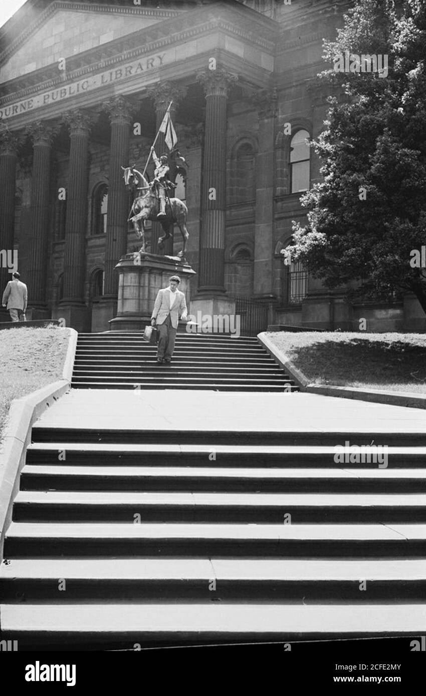 Library steps hi-res stock photography and images - Alamy
