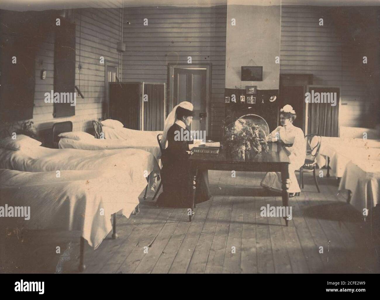1940s hospital ward hi-res stock photography and images - Alamy