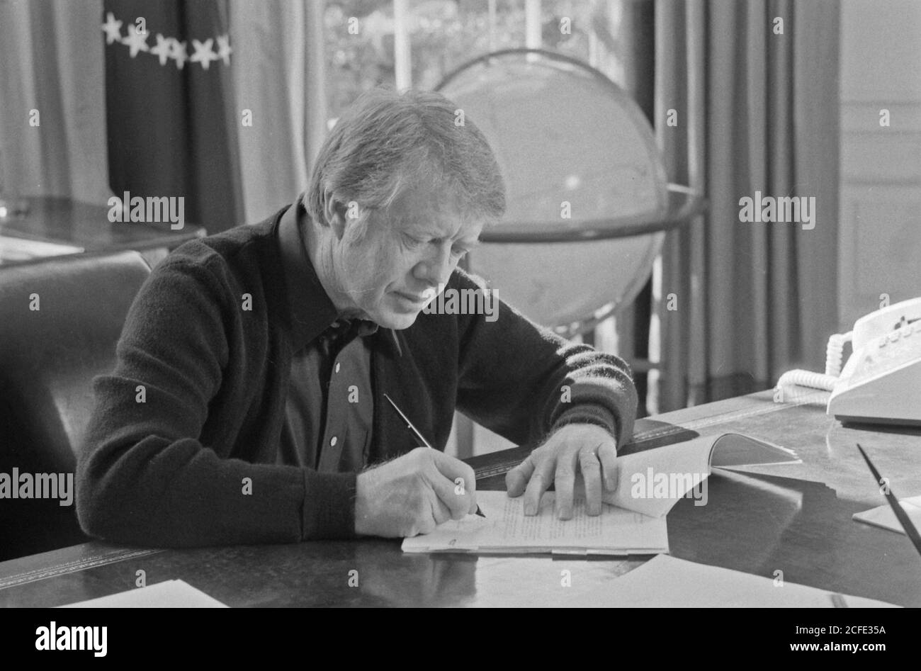 President carter working hi-res stock photography and images - Alamy
