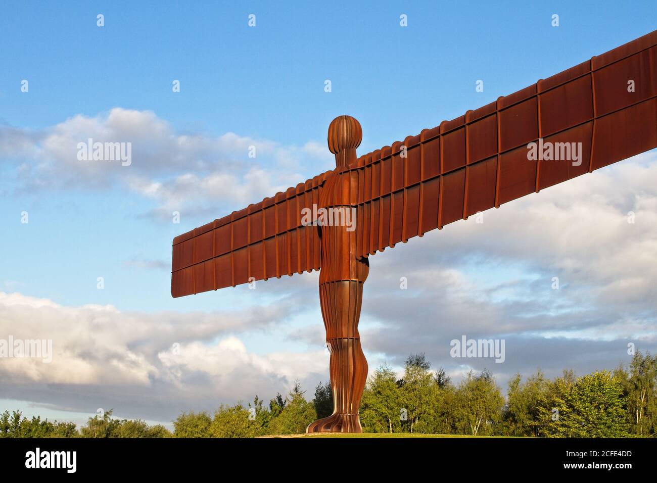 The landmark iconic Angel of the North statue in Gateshead, Tyne and ...