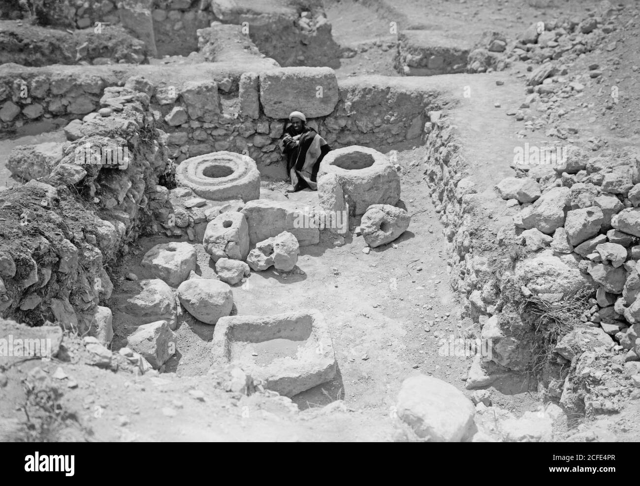 Original Caption: Excavations at Tell Beit Mirsim (Kirjath-Sepher) 1926 ...