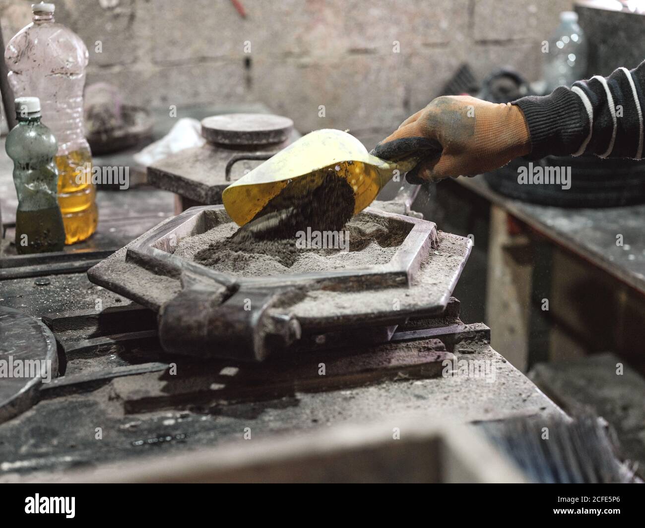 Cement scoop High Resolution Stock Photography and Images - Alamy