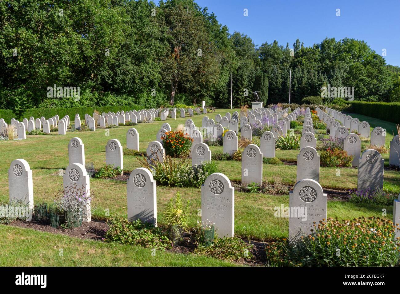 The Mill Hill Dutch War Cemetery, Mill Hill, UK Stock Photo - Alamy