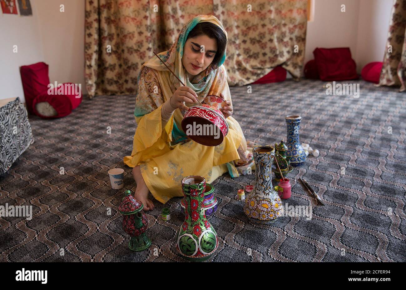 25 year old hi-res stock photography and images - Alamy
