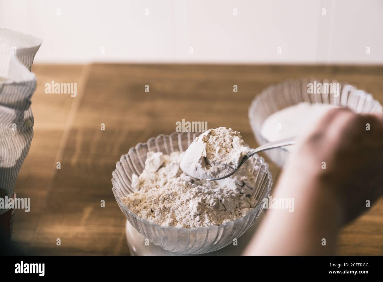 Electronic scales hi-res stock photography and images - Alamy