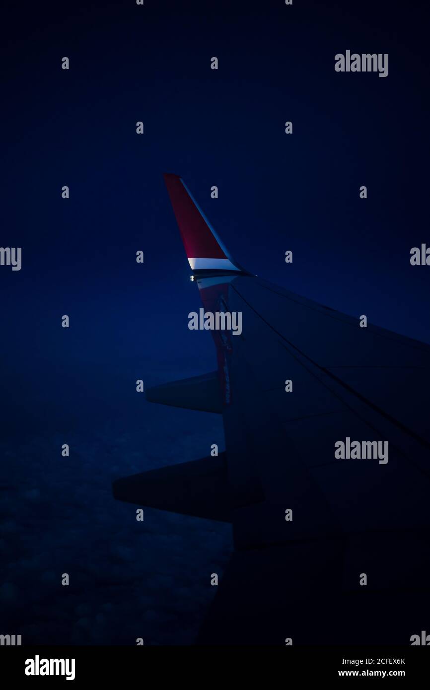 Plane window view night hi-res stock photography and images - Alamy