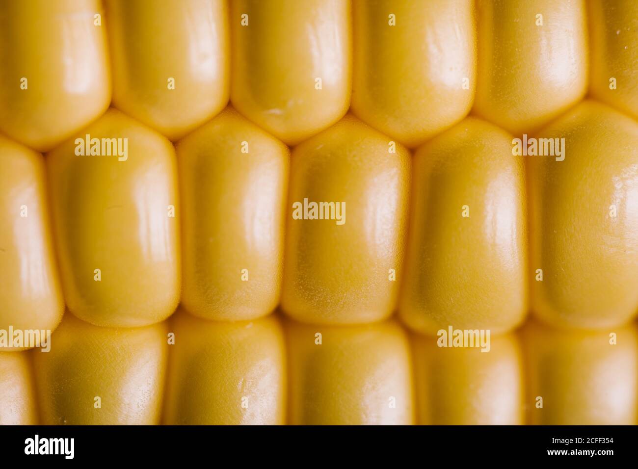 Closeup textured background of yellow kernels of ripe sweet corn Stock ...