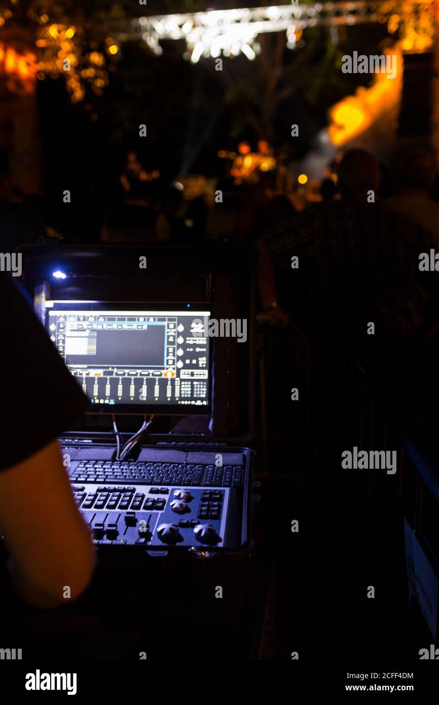 Vertical soundboard hi-res stock photography and images - Alamy