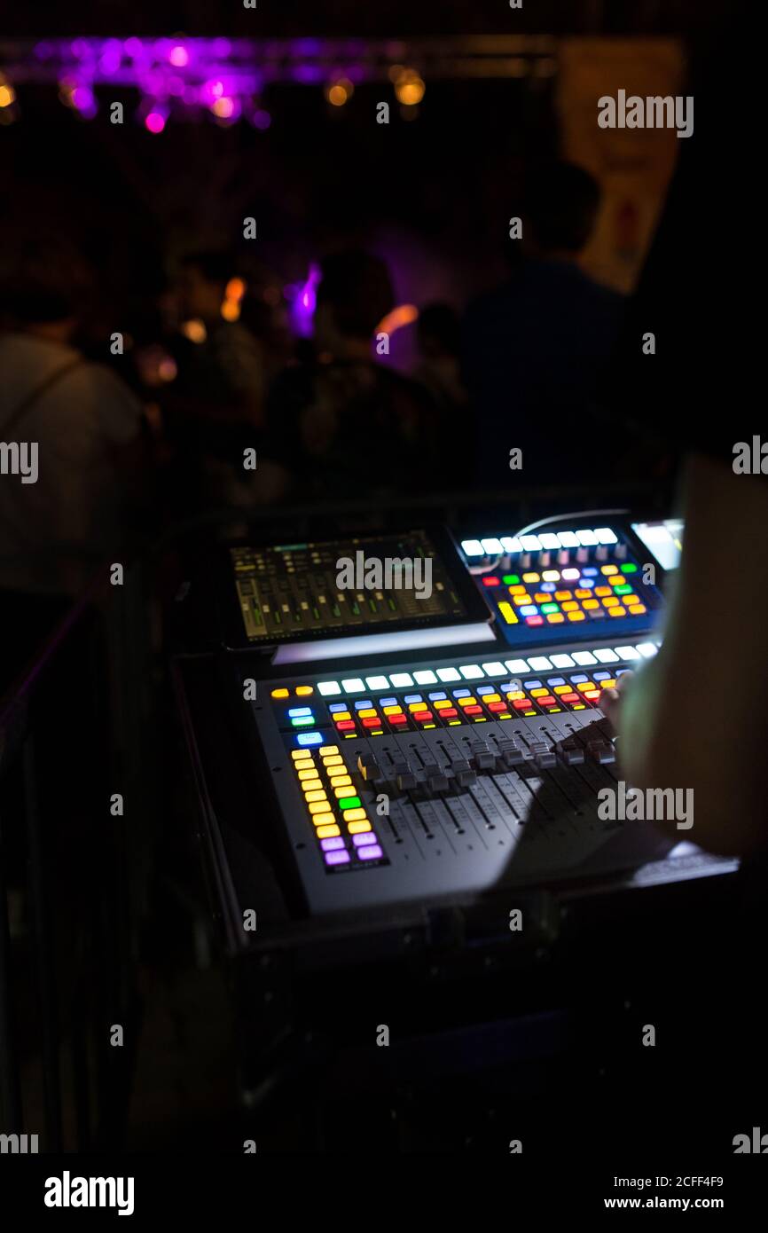 Vertical soundboard hi-res stock photography and images - Alamy