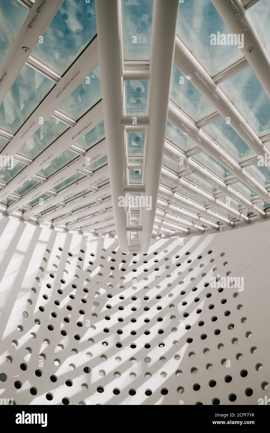 Glass roof modern building hi-res stock photography and images - Alamy