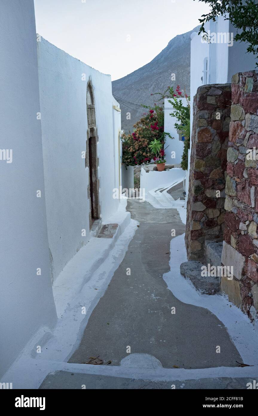 The winding alleys of Megalo Chorio on the Greek island of Tilos Stock ...