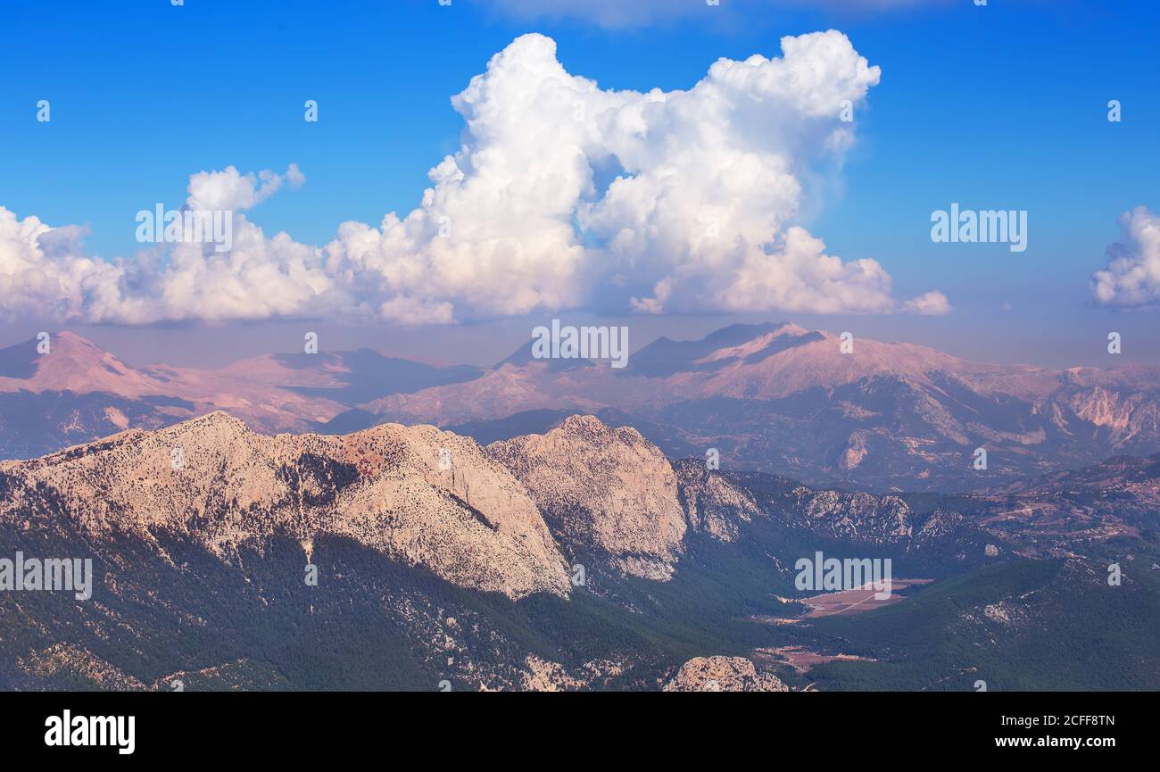 Taurus mountains hi-res stock photography and images - Alamy