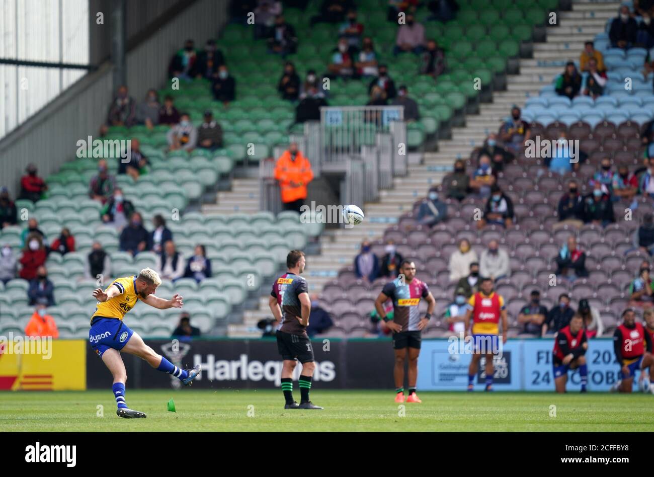Bath's Rhys Priestland (left) scores his side's third penalty of the ...
