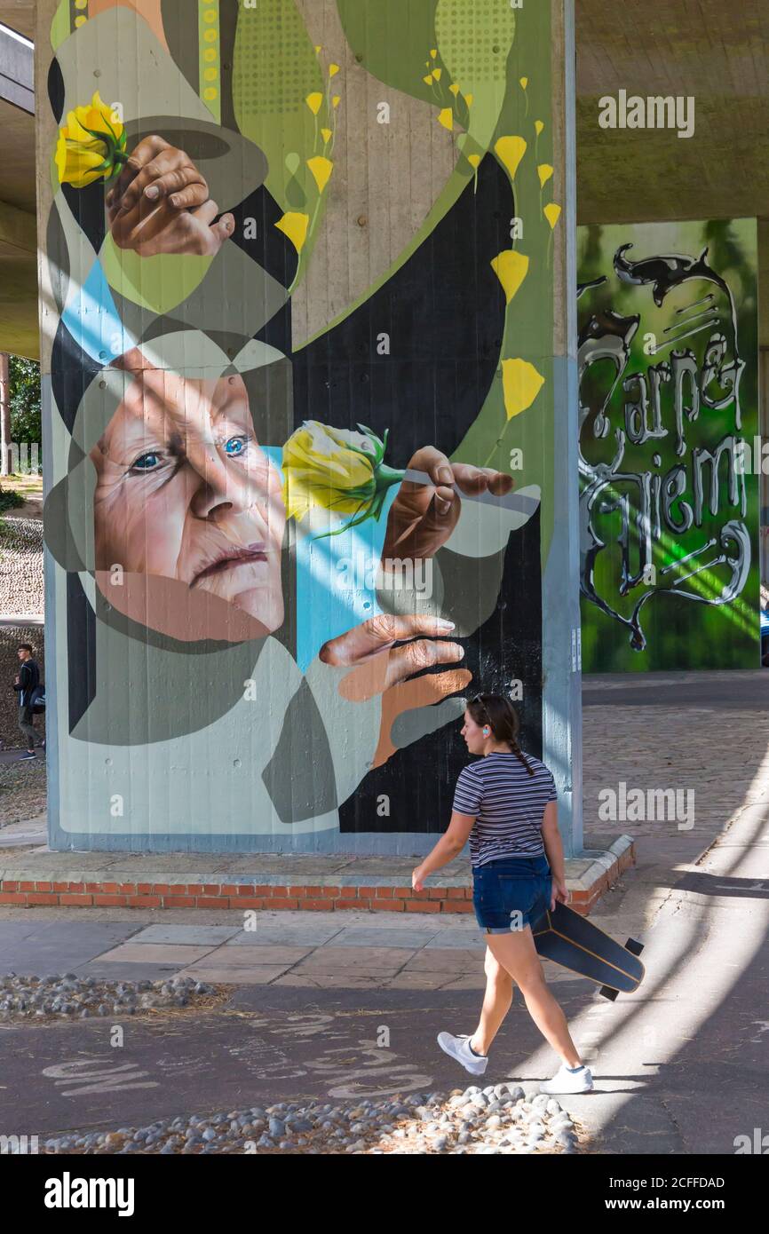 Bournemouth, Dorset UK. 5th September 2020. UK weather: sunshine at ...