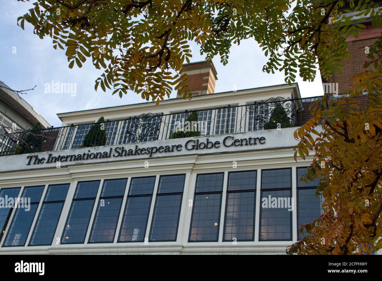 Elizabethan theatre globe theatre hi-res stock photography and images ...