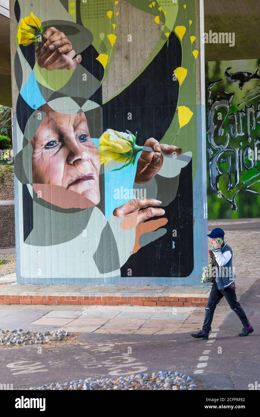 Bournemouth, Dorset UK. 5th September 2020. UK weather: sunshine at ...