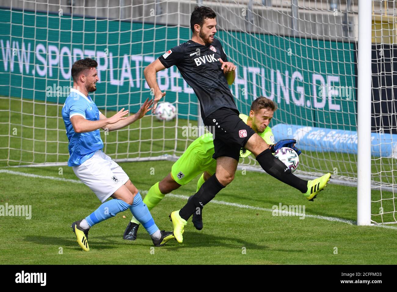 goalchance Luca PFEIFFER (WUE), Marco Hiller, goalwart (Munich 1860 ...