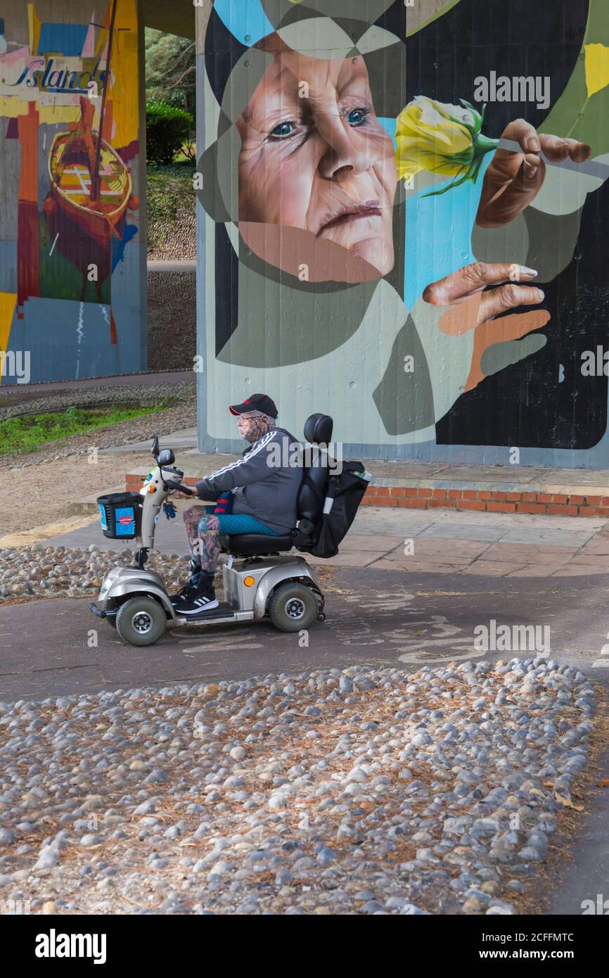 Bournemouth, Dorset UK. 5th September 2020. UK weather: sunshine at ...