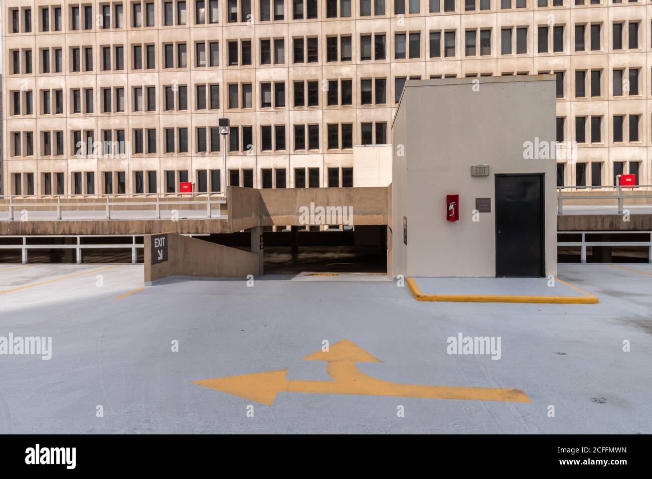 On ramp parking garage hi-res stock photography and images - Alamy