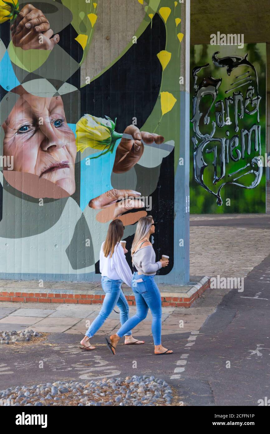 Bournemouth, Dorset UK. 5th September 2020. UK weather: sunshine at ...