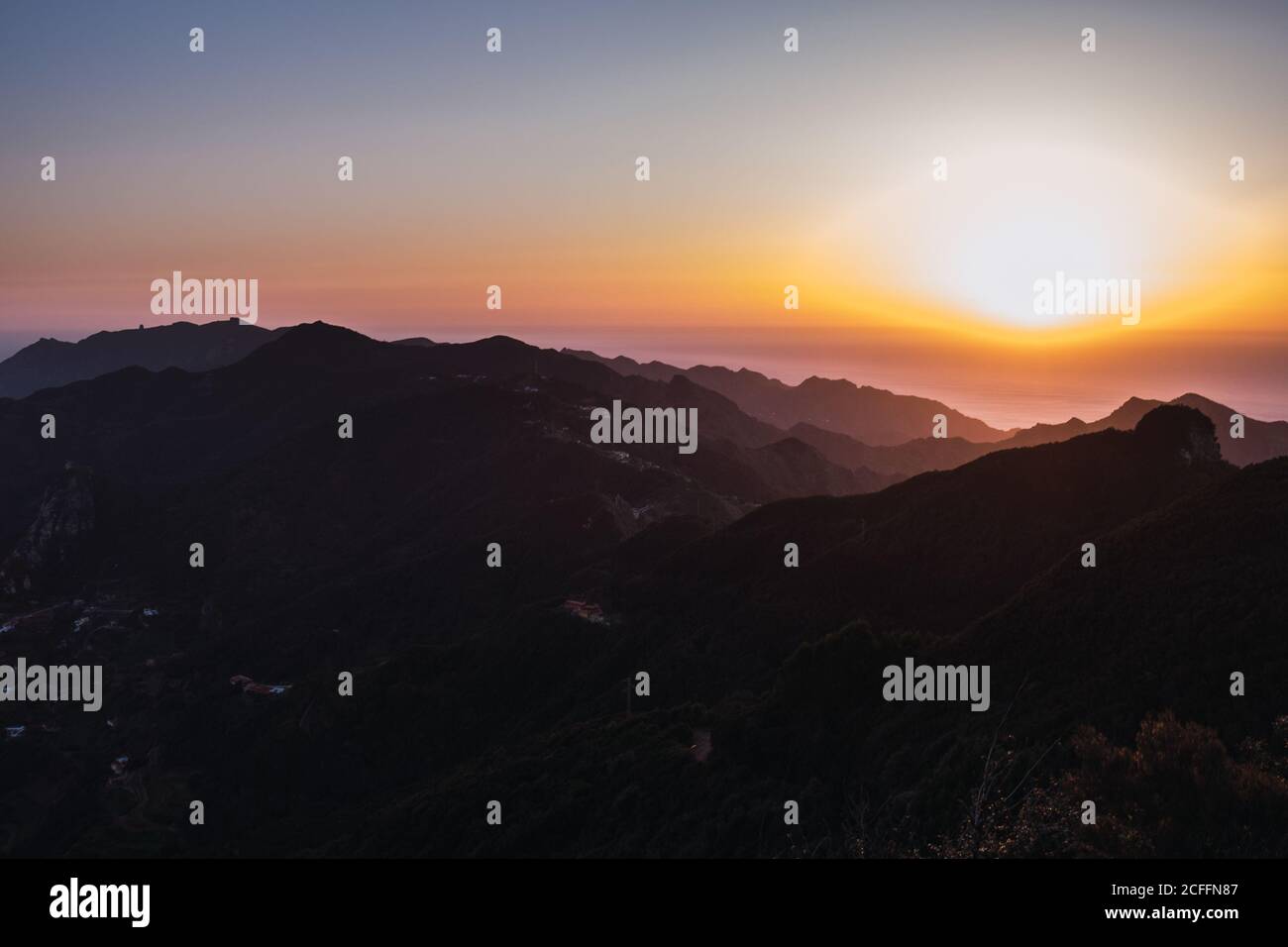 Peaky mountains hi-res stock photography and images - Alamy