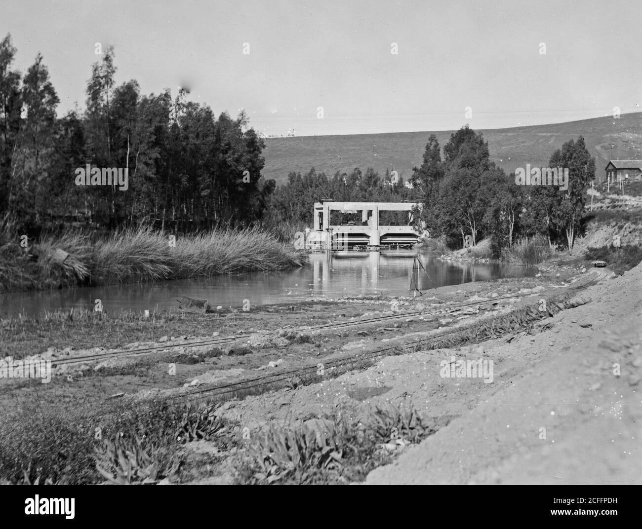 P.E.C. [i.e. Palestine Electric Corporation] Rutenberg plant ca. 1927 ...