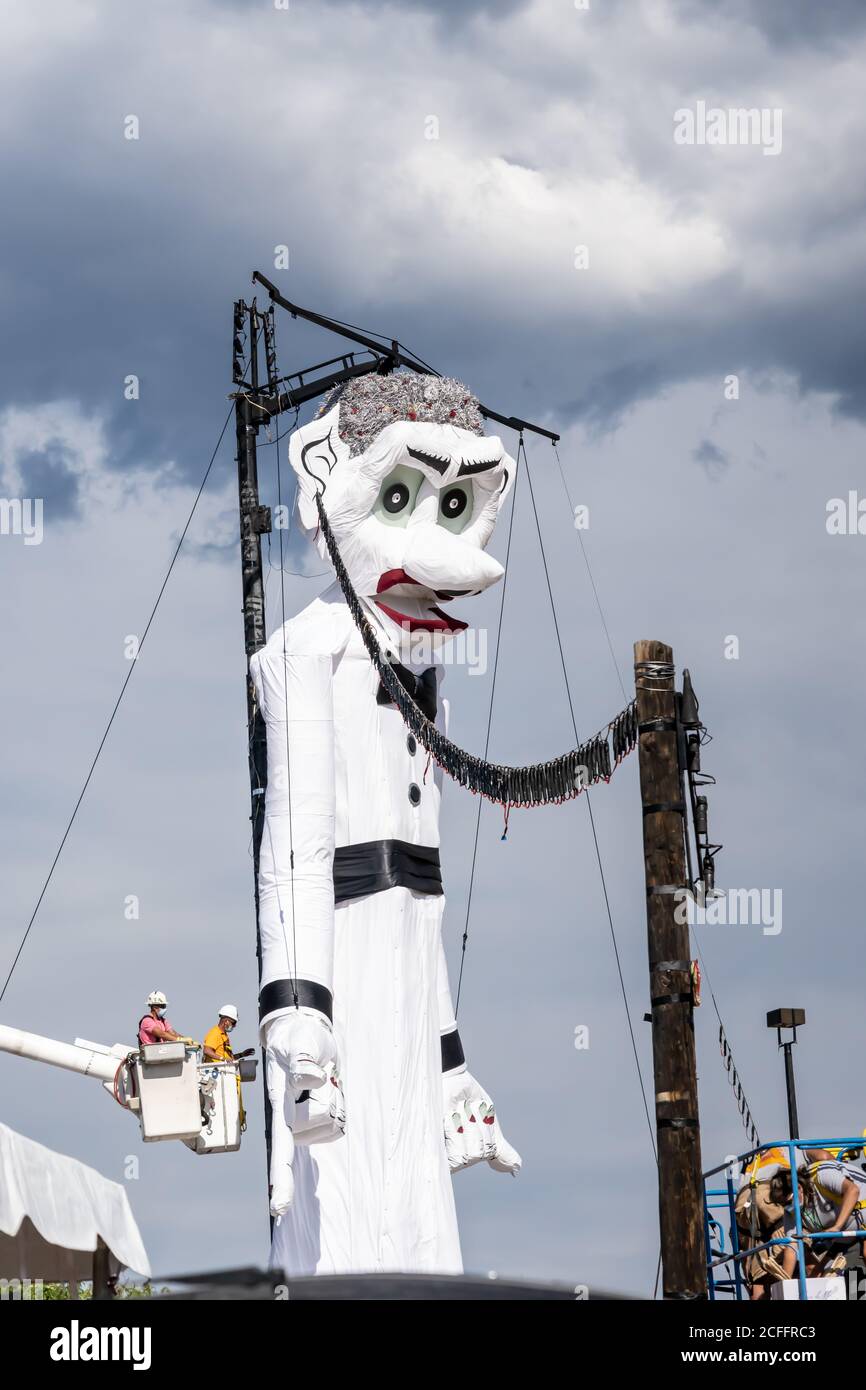 Old man gloom zozobra hi-res stock photography and images - Alamy