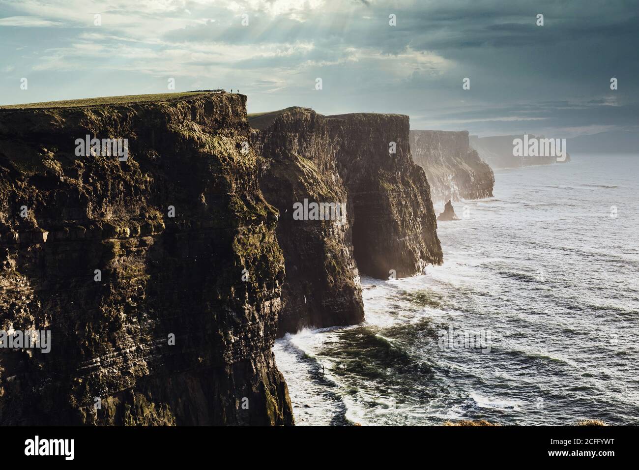 Dashing wave hi-res stock photography and images - Alamy