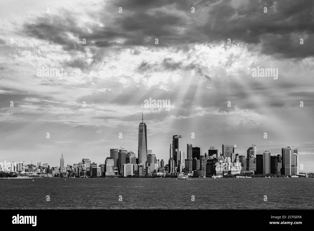 Modern skylines hi-res stock photography and images - Alamy