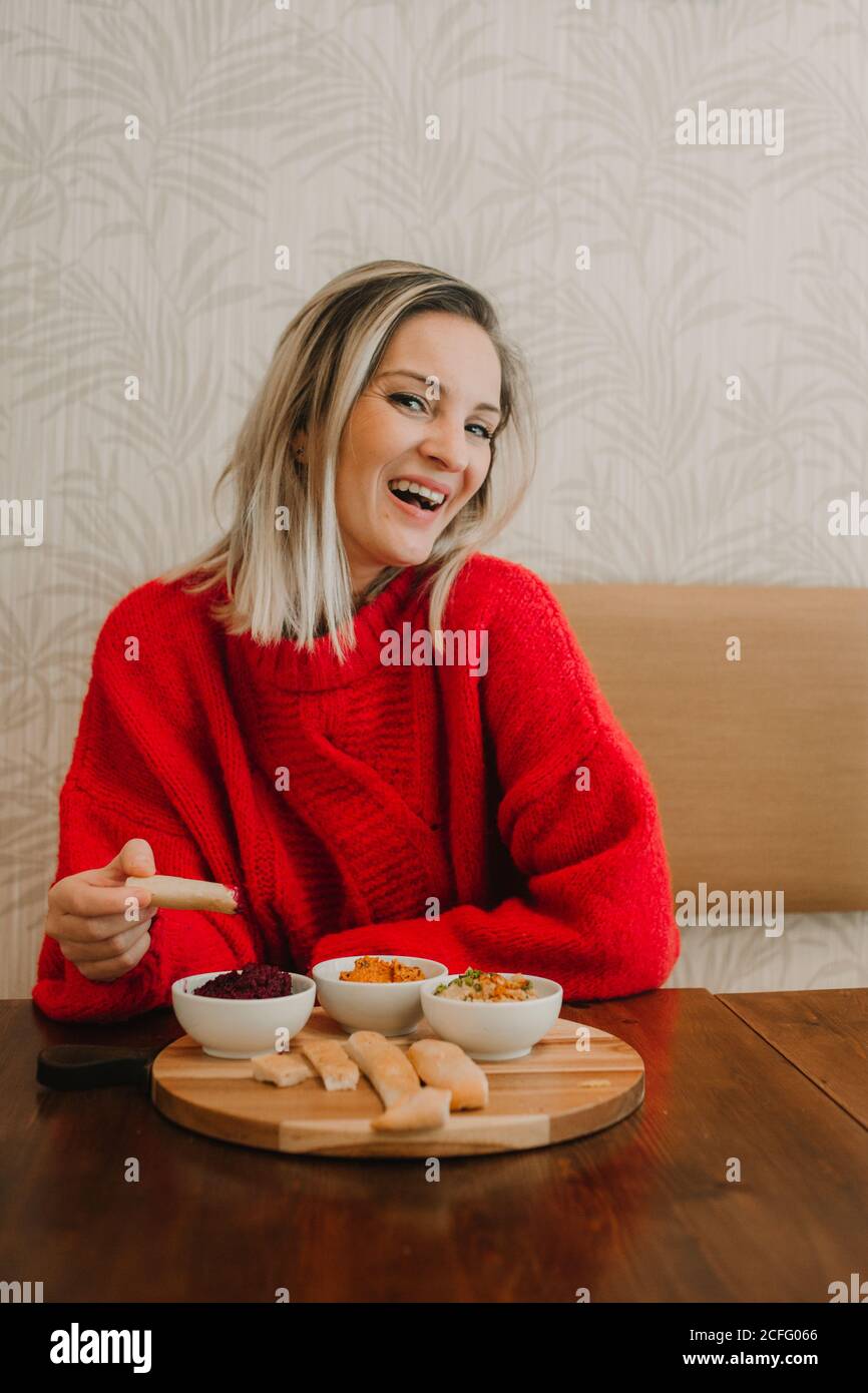 Choosing healthy snacks hi-res stock photography and images - Alamy