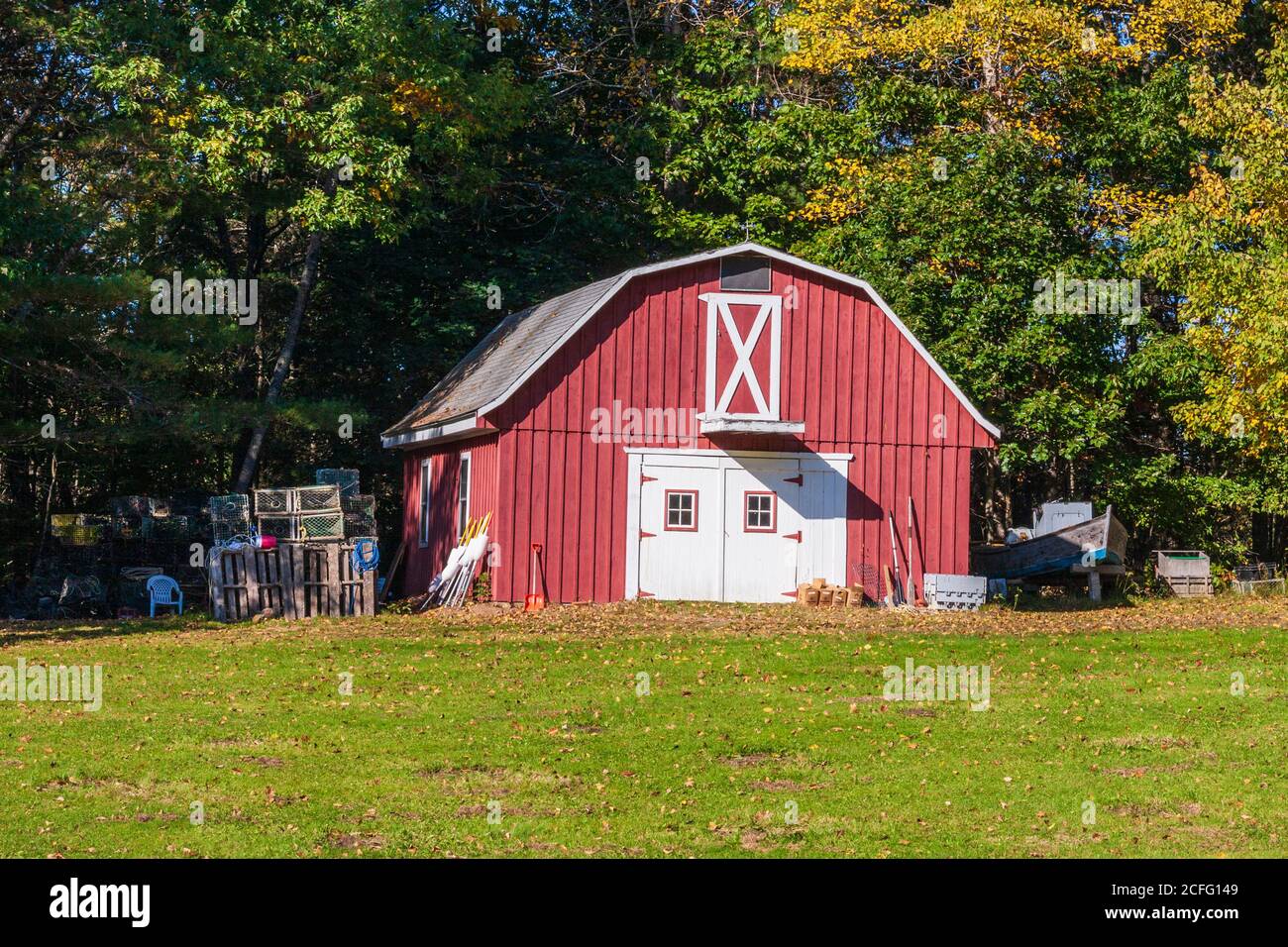 Red Barn in rural eastern Maine near Freeport in October Stock Photo ...