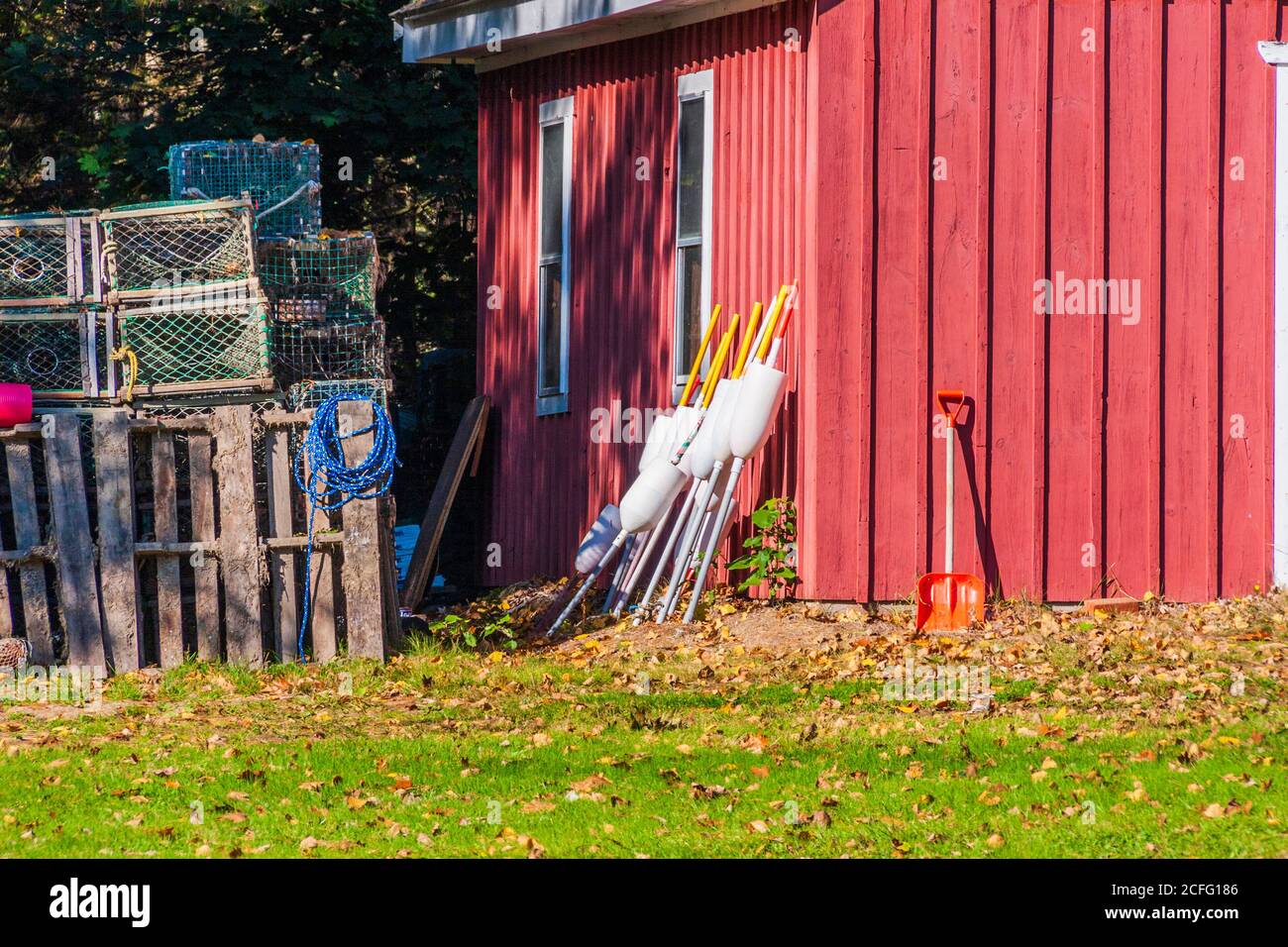 Red barn in rural hi-res stock photography and images - Alamy