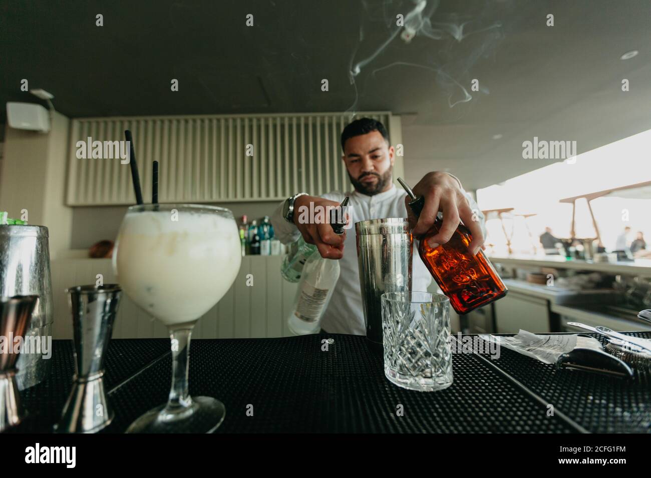 Rum alcoholic drink drinks beverage mixing hi-res stock photography and ...