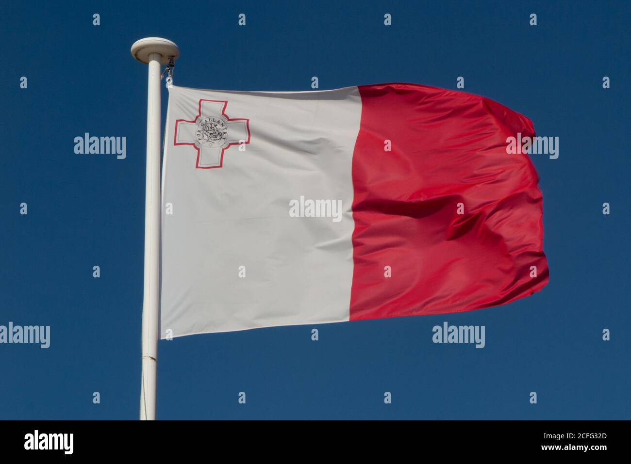 Flag of the island of Malta with the cross of Georges Stock Photo - Alamy